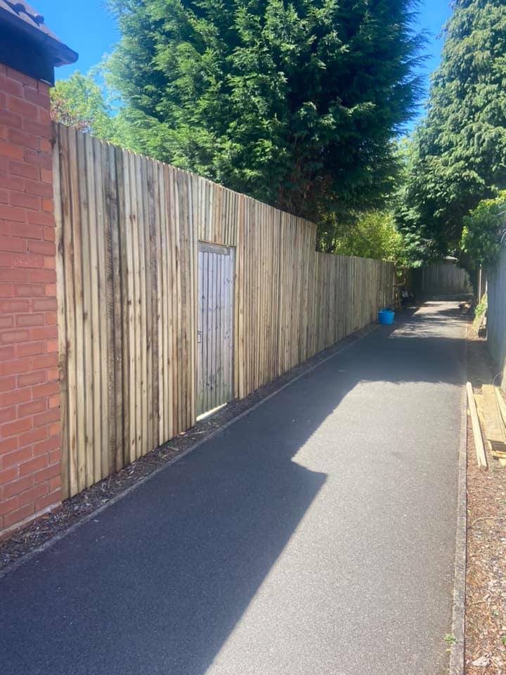 Feather Edge Fencing - TJC Grounds & Landscaping